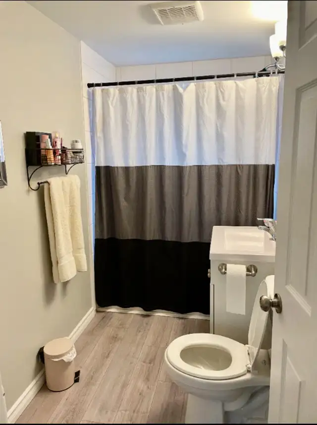 Cozy 2 Bed-$1,350–Heat/Water/Parking Included-March 1st Avail. | Long ...