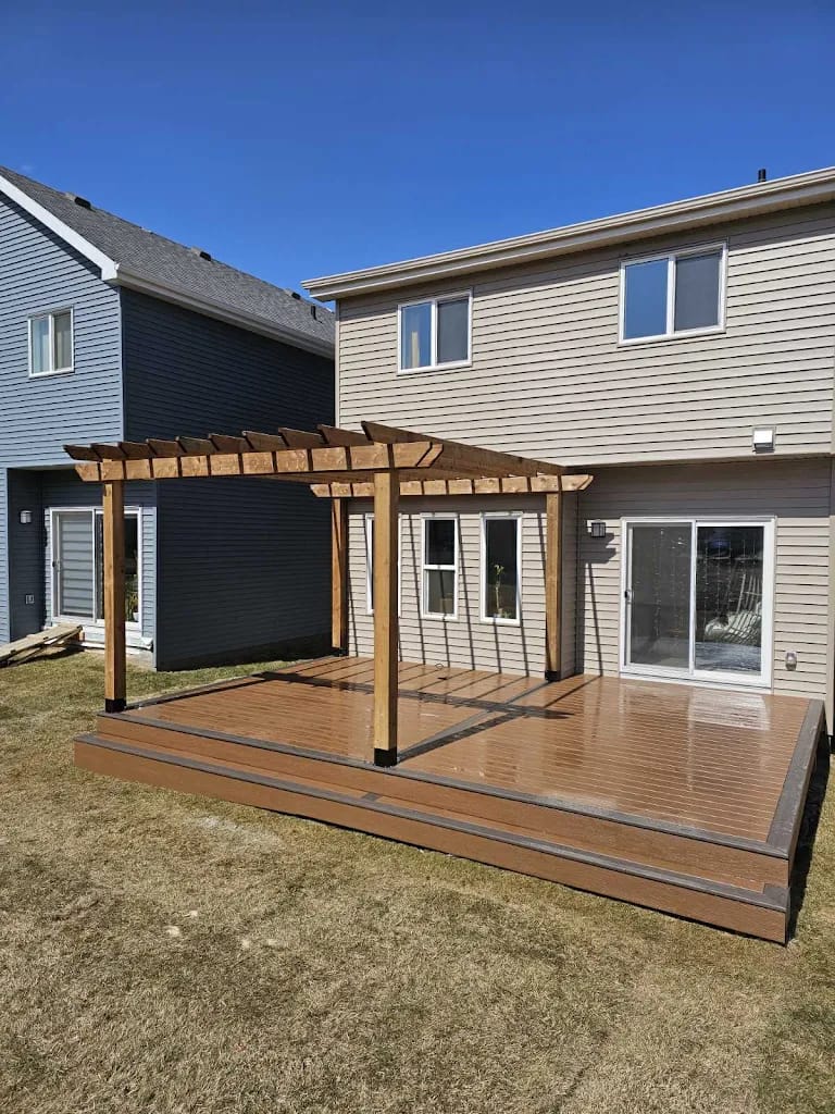 Fence, Deck, Fencing, Fence repair, Deck Builder ☎️ 6479556074 | Decks ...