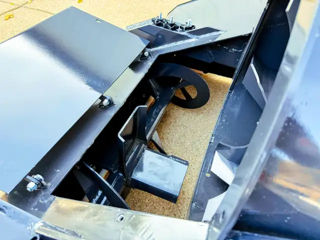 Meteor Pull Type Performace inverted 68" and 72" snwo blowers | Farming ...