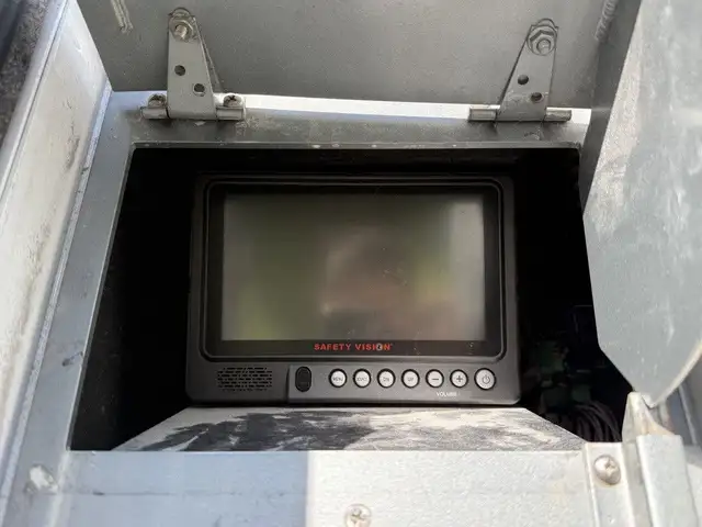 2011 Freightliner M2 106 Paper Shredder 20 Foot Cummins Cube Van ...