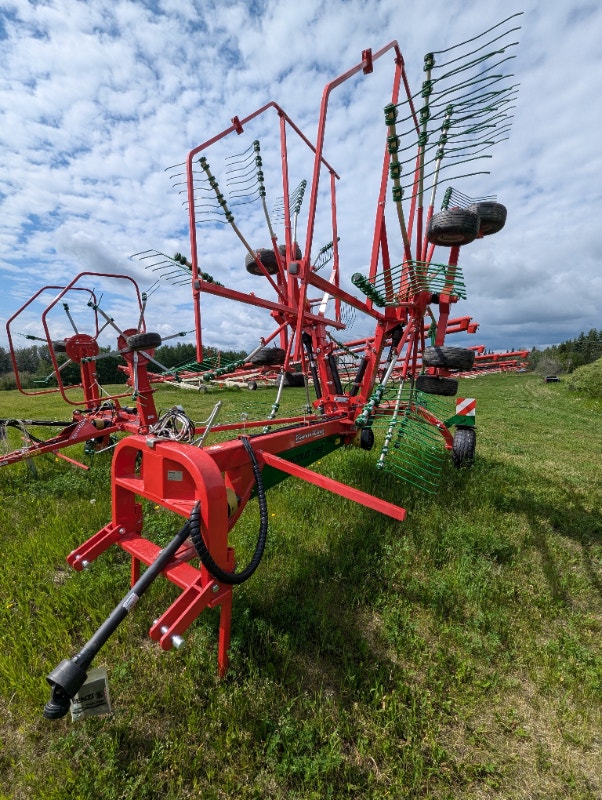 Farm King Enoduo 780 Double Rotary Rake | Farming Equipment | St ...