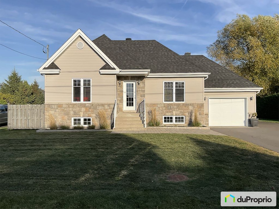 $559,000 - Bungalow for sale in St-Thomas | Houses for Sale | Laval ...