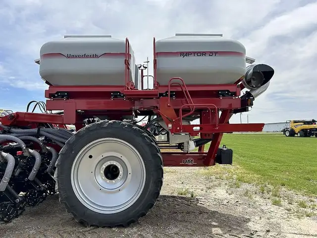 2025 UNVERFERTH RAPTOR 2130DT 12 ROW STRIP TILL (DRY FERTILIZER ...