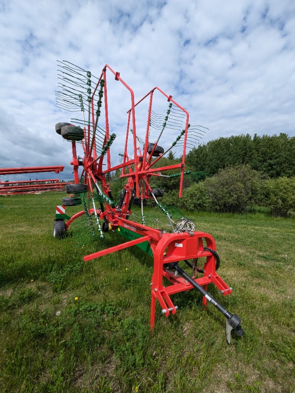 Farm King Enoduo 780 Double Rotary Rake | Farming Equipment | St ...