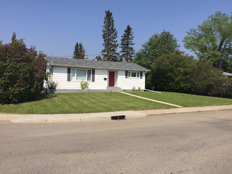 2 Bedroom Main Floor Home ~ Utilities Included | Long Term Rentals ...