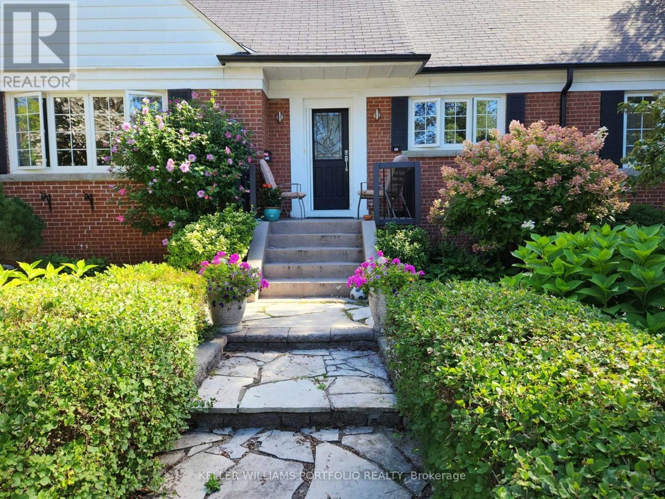27 WOOD GLEN ROAD Toronto (Birchcliffe-Cliffside), Ontario | Long Term ...
