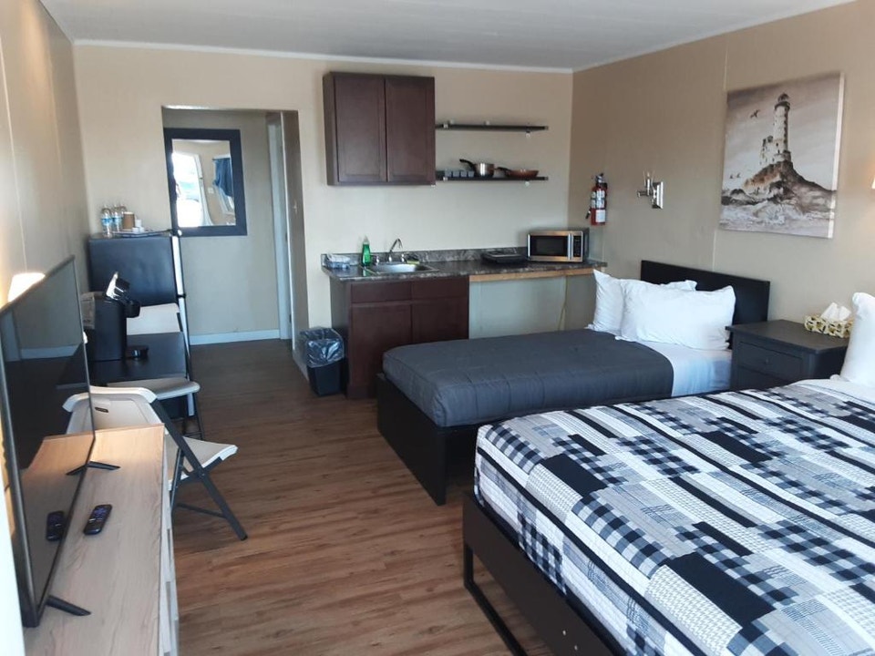 Cozy Bachelor Suite for rent. Berry's Motel - Rated 8.4 / 10 !!! | Long ...