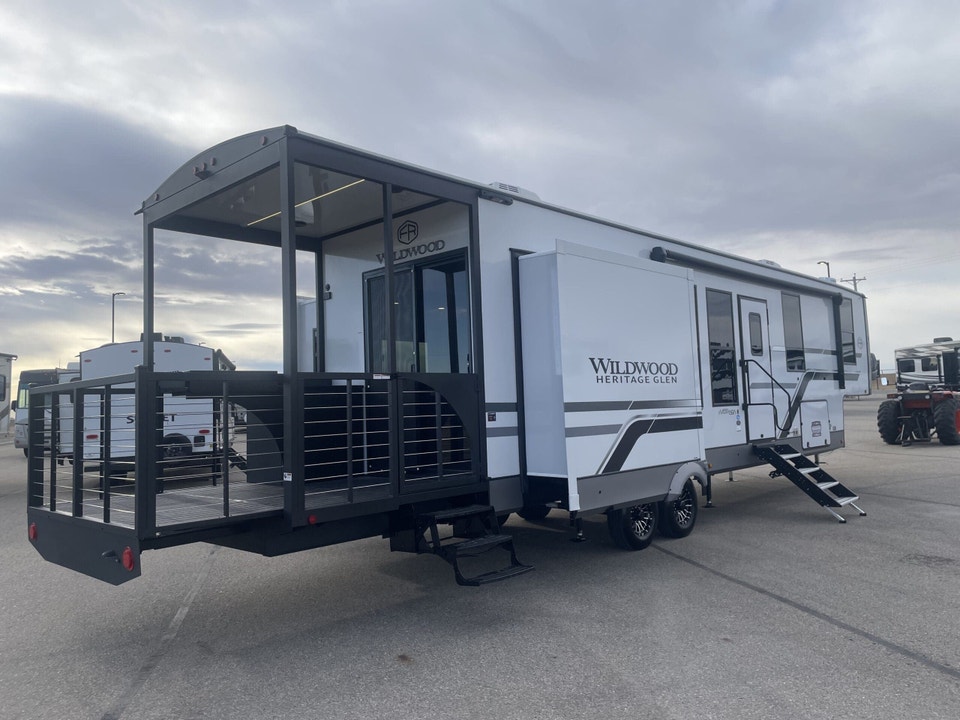 2025 Forest River Wildwood Heritage Glen 38Veranda | Travel Trailers ...