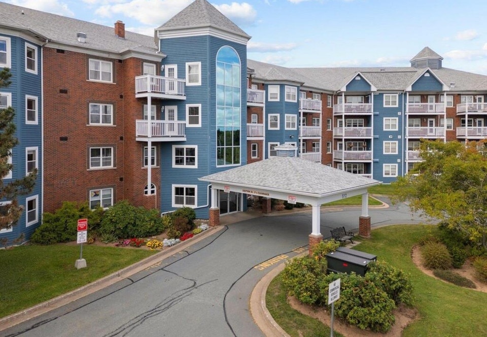 25-043 Beautiful condo in Clayton Park | Long Term Rentals | City of ...