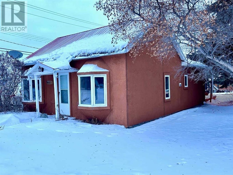 4923 52 Street Innisfree, Alberta | Houses for Sale | Strathcona County ...