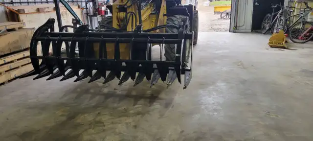94” Skid Steer Root Rake Grapple – Heavy-Duty Construction | Heavy ...