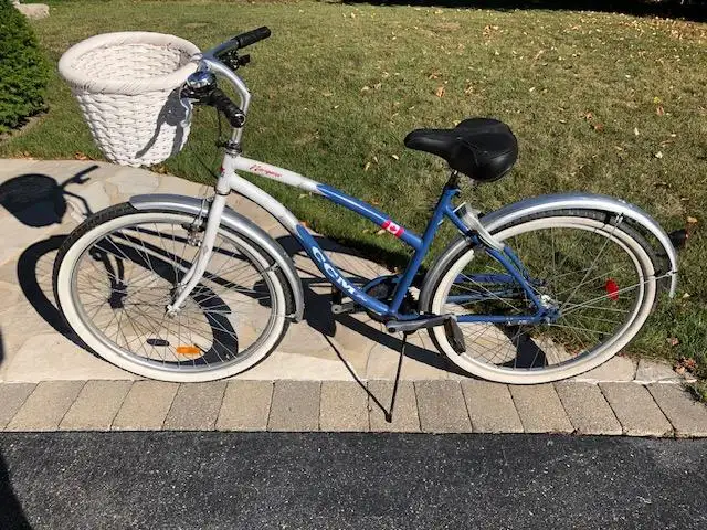 Well-Equipped Unisex Adult CCM Cruiser Huffy Bike, AS NEW | Cruiser ...