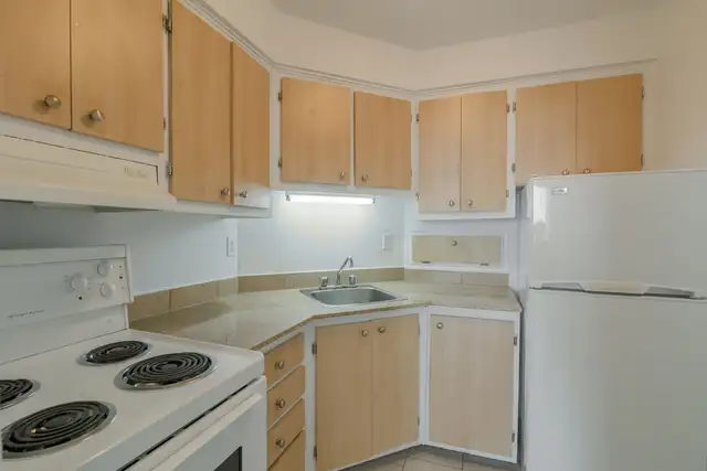 340 sqft 11th floor studio apartment near Guy - ID 4254 | Long Term ...