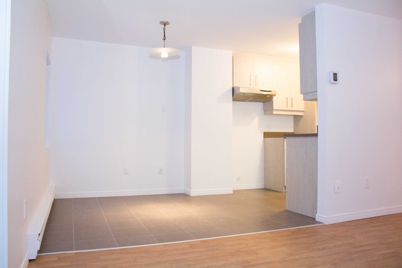 GRAND 4 ½ EN COIN À CHARLESBOURG - RÉNOVÉ -1325$ TOUT COMPRIS ...