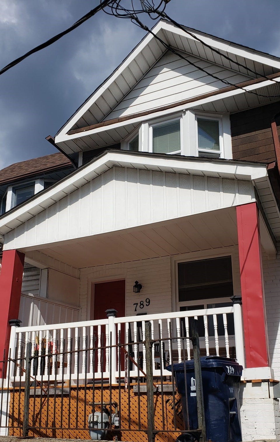 Upper-level level 2 bedroom apartment | Long Term Rentals | City of ...