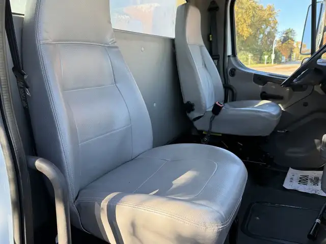 2011 Freightliner M2 106 Paper Shredder 20 Foot Cummins Cube Van ...