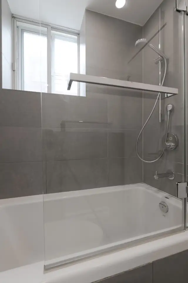 renovated studio apartment near blvd Saint-Laurent - ID 1094 | Long ...