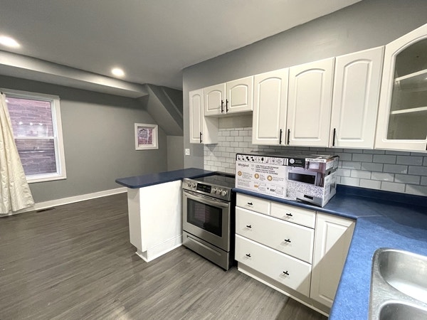 Charming 3 Bed +Loft House, Wolfe St. | Long Term Rentals ...