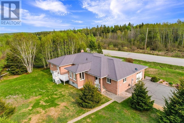 1076 Main Street Val Caron, Ontario | Houses for Sale | Sudbury | Kijiji