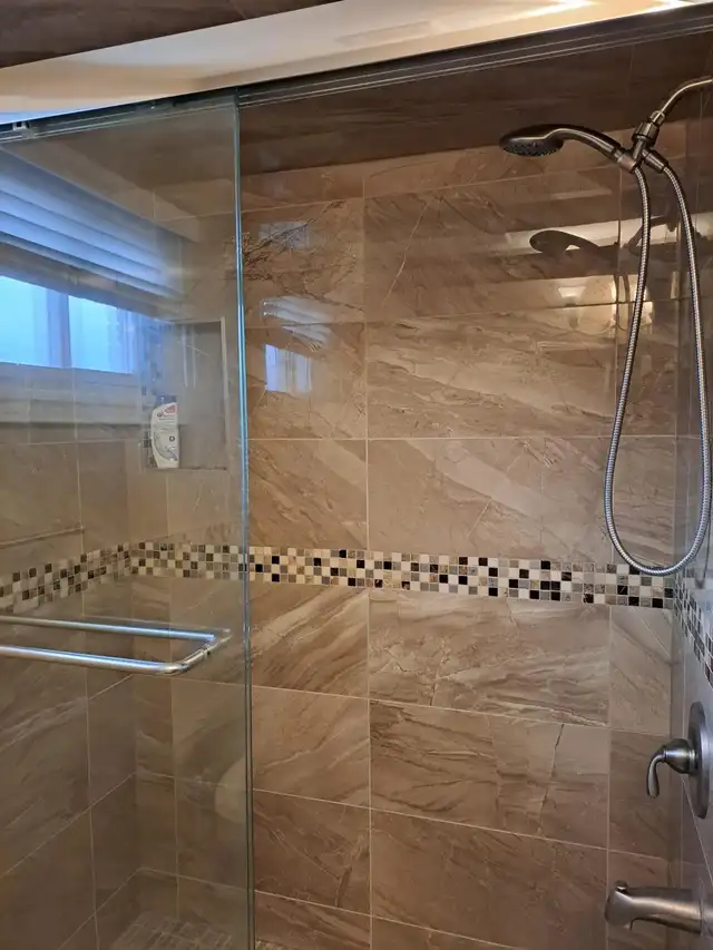 Malton upper level 3 Bedroom house for rent Clean 2 park spots | Long ...