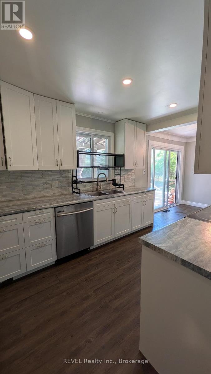 MAIN FLOOR - 3204 SAINT PAUL AVENUE Niagara Falls (Church's Lane | Long ...