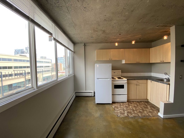 17th Ave SW / Mission Apartment For Rent | Avenue Tower | Long Term ...