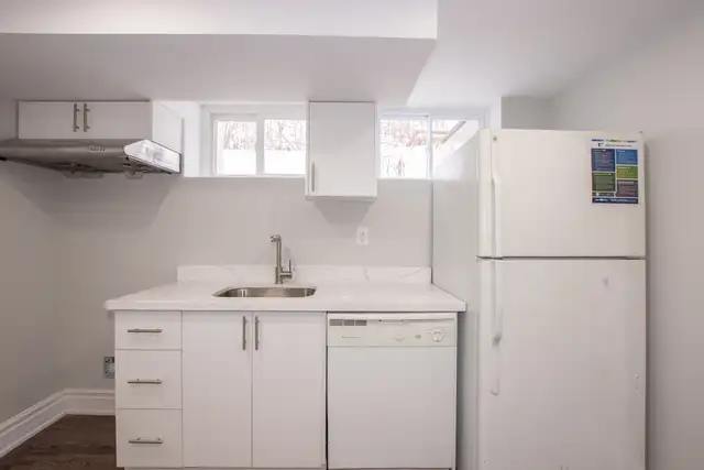 All Inclusive 2 Bedroom + Den Lower Unit in St. Catharines!! | Long ...