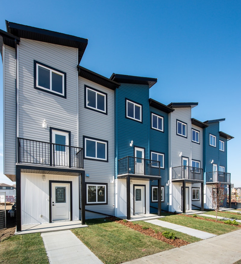 Breeze On Maple Way - Townhome Townhome for Rent | Long Term Rentals ...