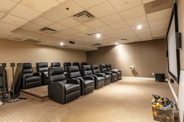 Renovated studio, Queen and Niagara - ID 4318 | Long Term Rentals ...