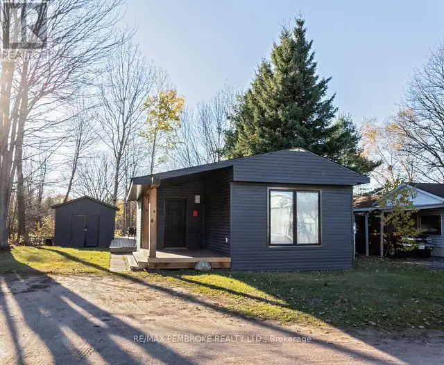 106 PINEHURST ESTATES Petawawa, Ontario | Houses for Sale | Petawawa ...