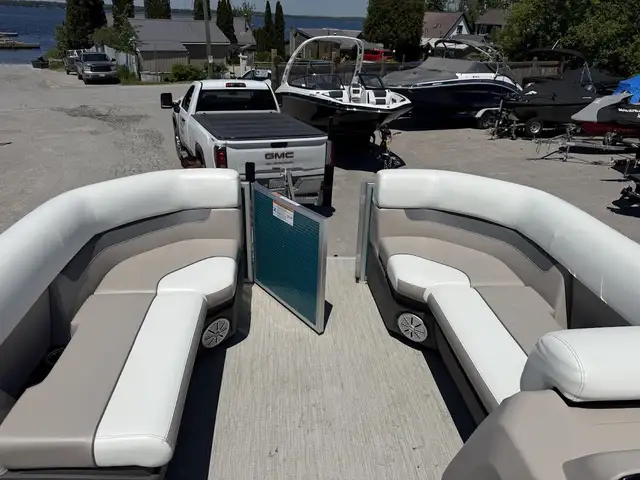 2024 Princecraft Vectra 19 | Upgraded flooring / Interior |Mercu ...