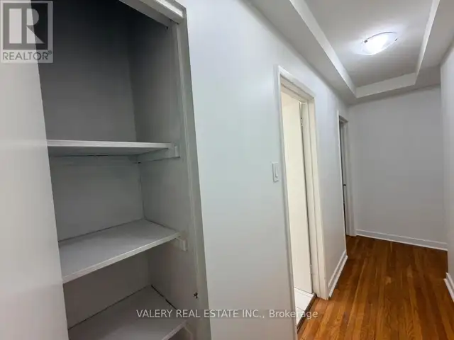 MAIN - 64 LEXINGTON AVE AVENUE Toronto (West Humber-Clairville), | Long ...
