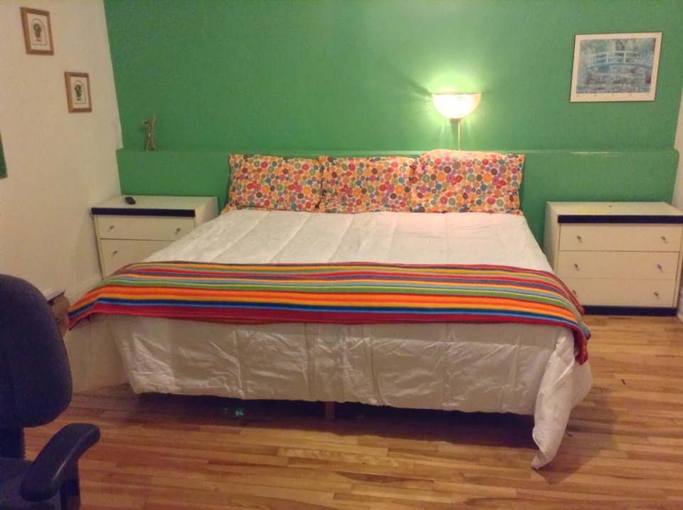 Grand 2 pieces meublé, équipé, services inclut | Long Term Rentals ...