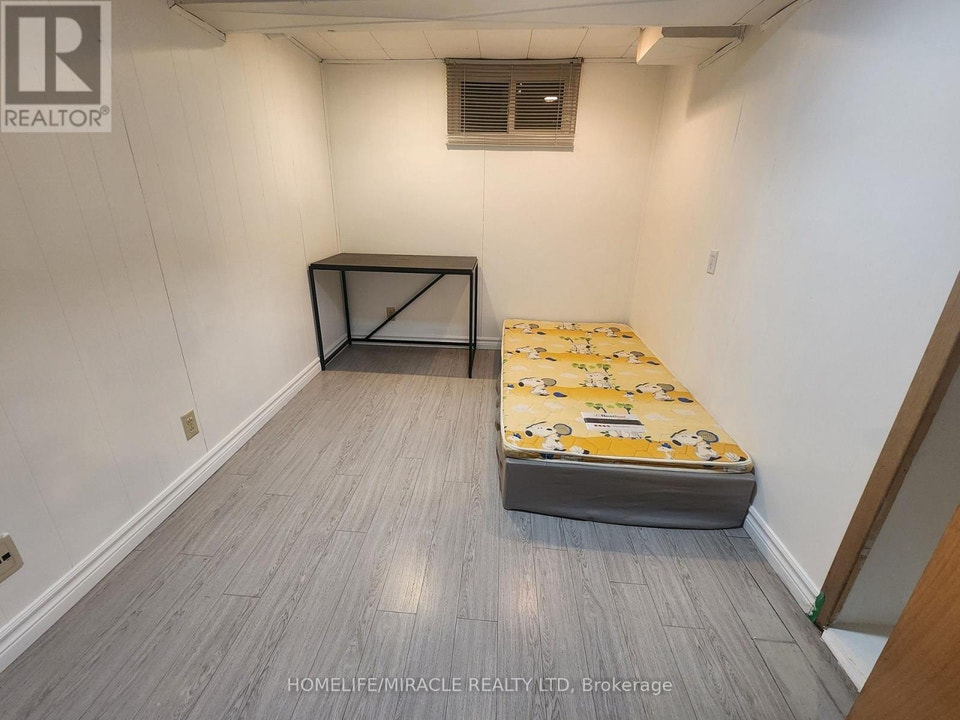 BASEMENT - 30 YORKSHIRE ROAD Toronto (Ionview), Ontario | Long Term ...