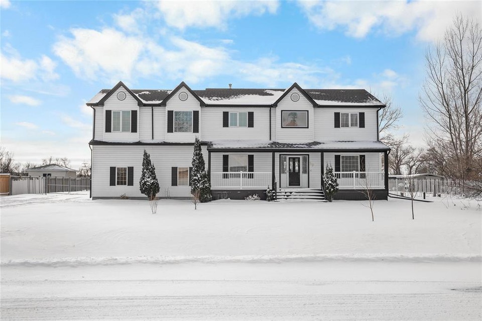 52 Countryside Way Winnipeg, Manitoba | Houses for Sale | Winnipeg ...