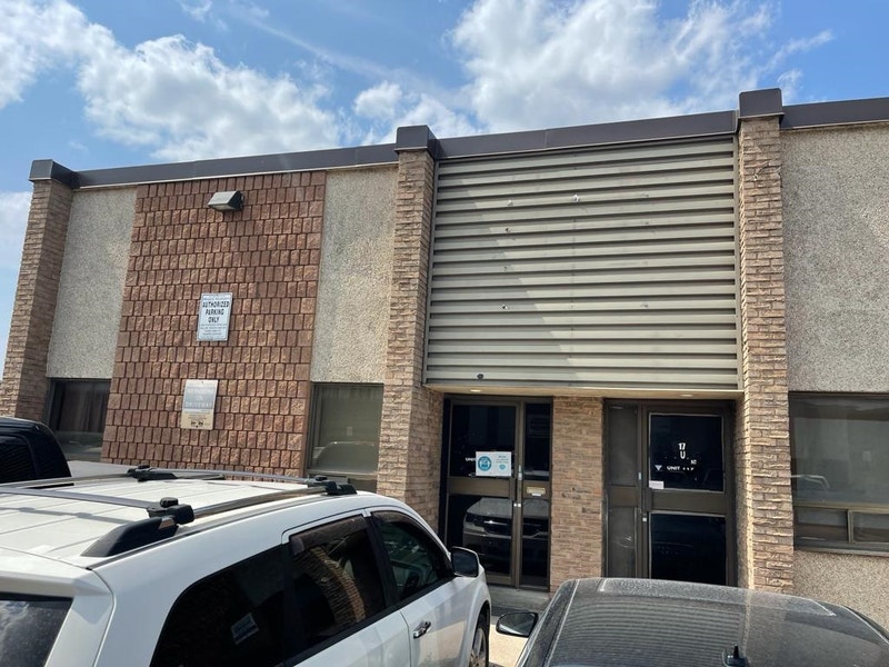 COMMERCIAL UNIT RENT $1000,DEALER LICENCE /OFFICE INC toryork ...