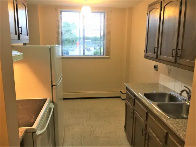 Fantastic 2 bed. apartment in Kensington, close to LRT, SAIT, DT | Room ...