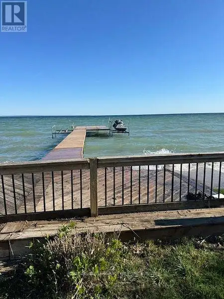 303 LAKE DR EAST UNIT A DRIVE Georgina (Historic Lakeshore Commu | Long ...