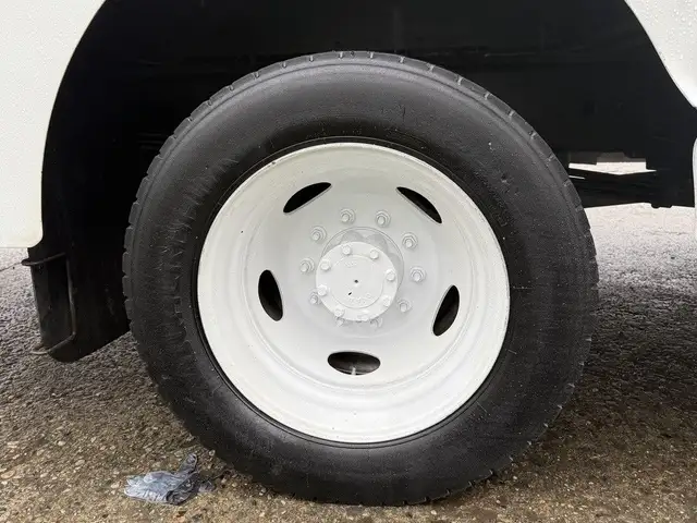 2018 Ford Econoline E-450 18 Foot Step Van with Rear Shelving | Heavy ...