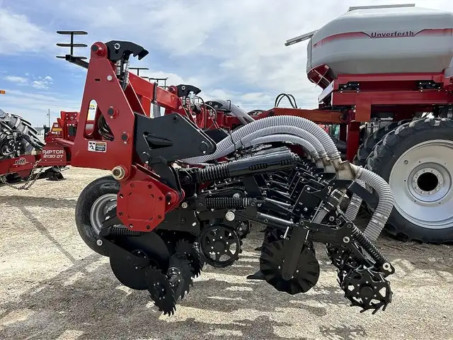 2025 UNVERFERTH RAPTOR 2130DT 12 ROW STRIP TILL (DRY FERTILIZER ...