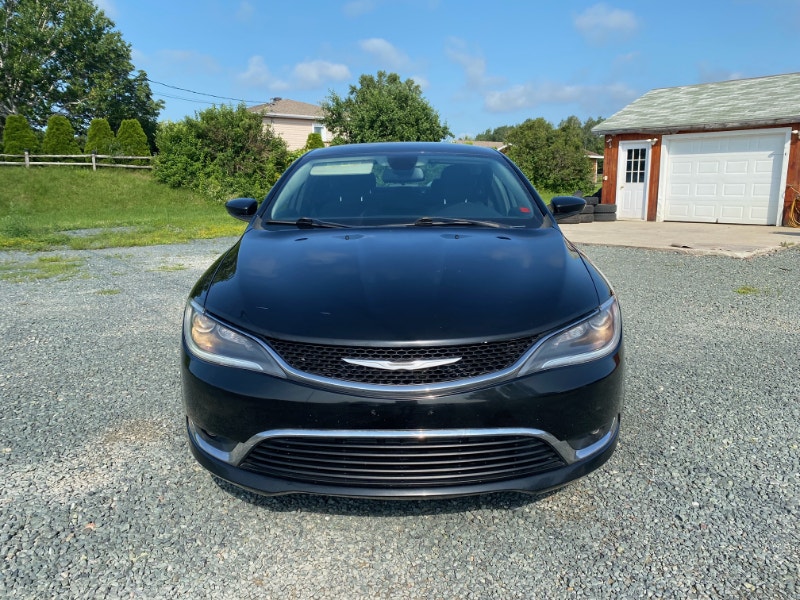 2015 Chrysler 200 | Cars & Trucks | Bathurst | Kijiji