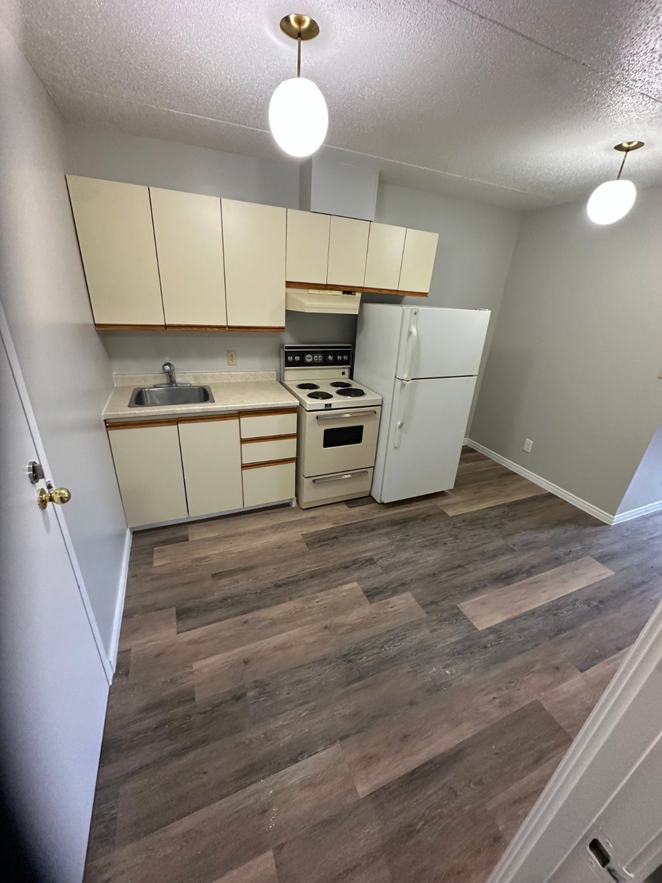 Main floor Bachelor Available Now | Long Term Rentals | Sudbury | Free ...