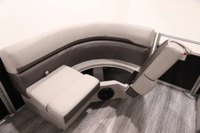 2025 BENNINGTON 18 S CRUISE PONTOON | Powerboats & Motorboats ...