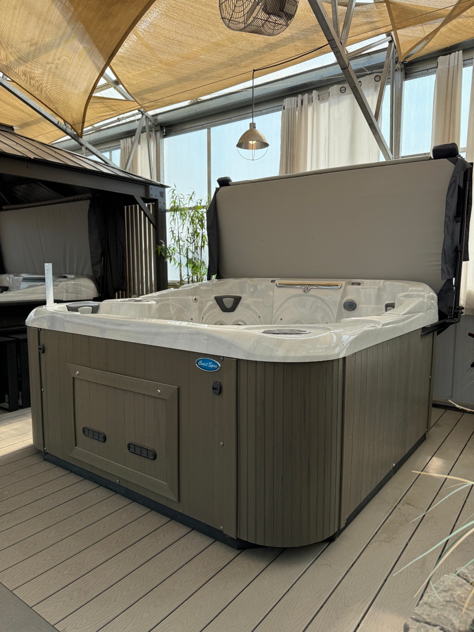 Pre-Owned Coast Spas Apex L Curve | Hot Tubs & Pools | Calgary | Free local classifieds - Kijiji