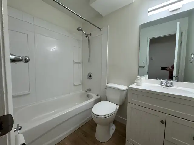 Updated 2 Bed, 2 Months Free | Pet Friendly | In-Suite Laundry | Long ...