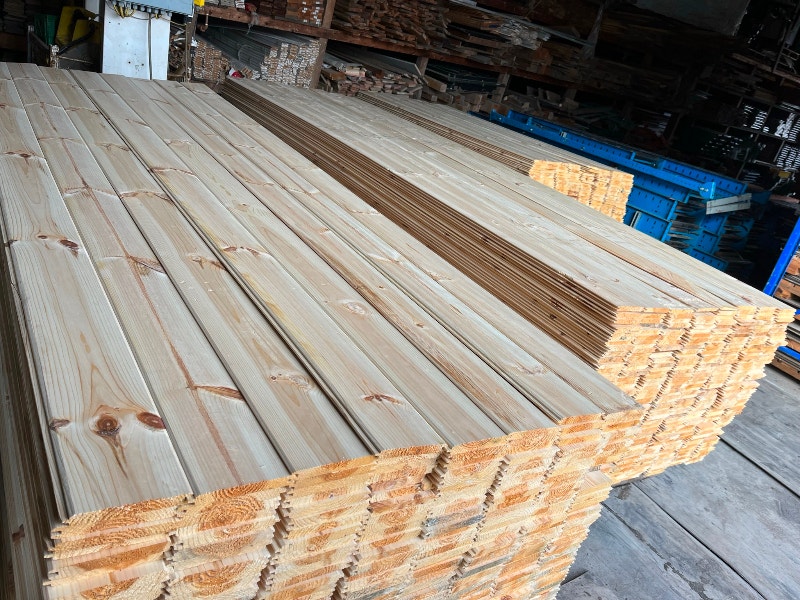 Lambris de bois en pin rouge (7.60$) | Planchers et murs ...