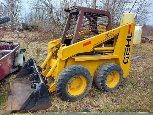 Gehl 5625 skidsteer | Heavy Equipment | Hamilton | Kijiji