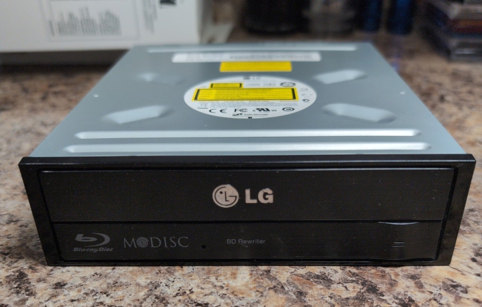 LG WH14NS40 Bluray/DVD/CD SATA Optical Drive (FOR PARTS, READ) | System ...