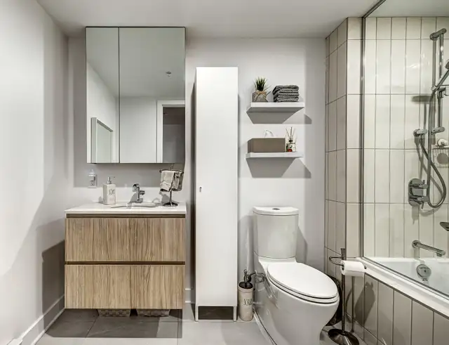 Luxueuse unité 2 cac Tout Meublé! Belle terrasse! | Long Term Rentals ...