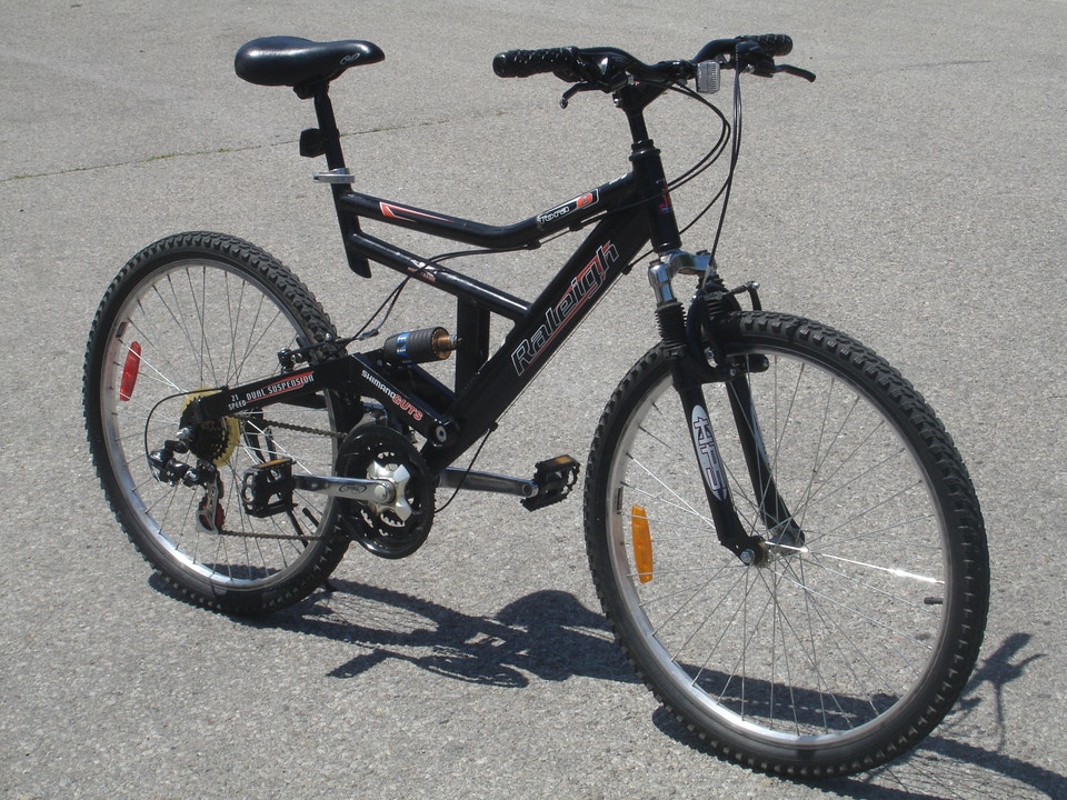 ALL ALUMINUM ADULT 26" RALEIGH TORA 21 SPD WITH DUAL SUSPENSION ...